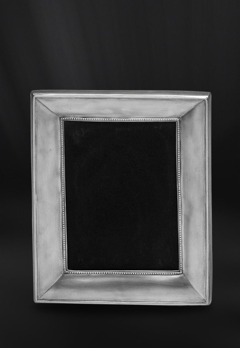Round Pewter Photo Frame - Italian Pewter Home Décor